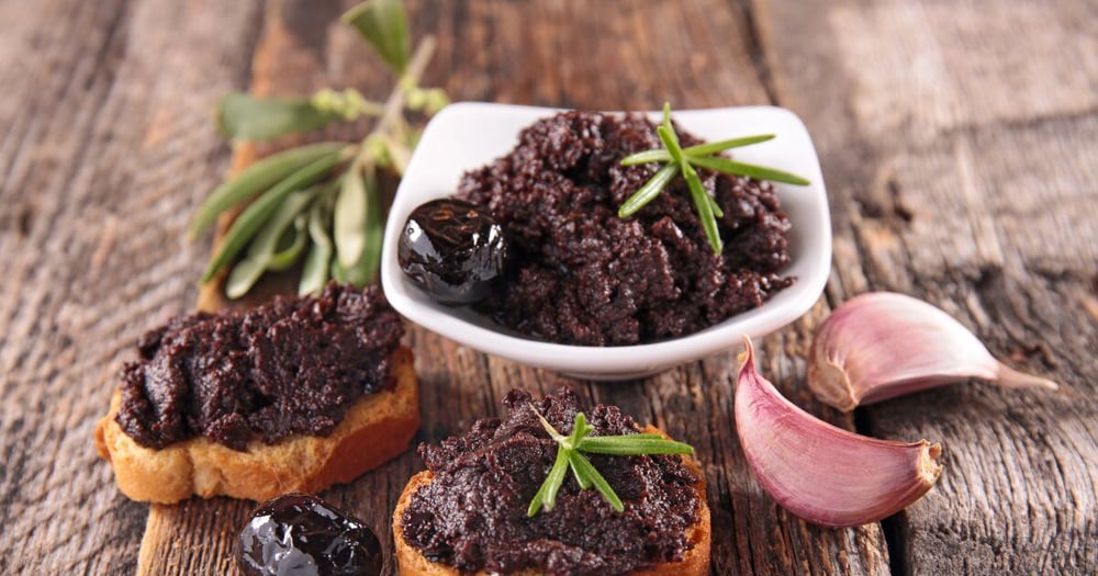 Easy Olive Tapenade Recipe with Garlic